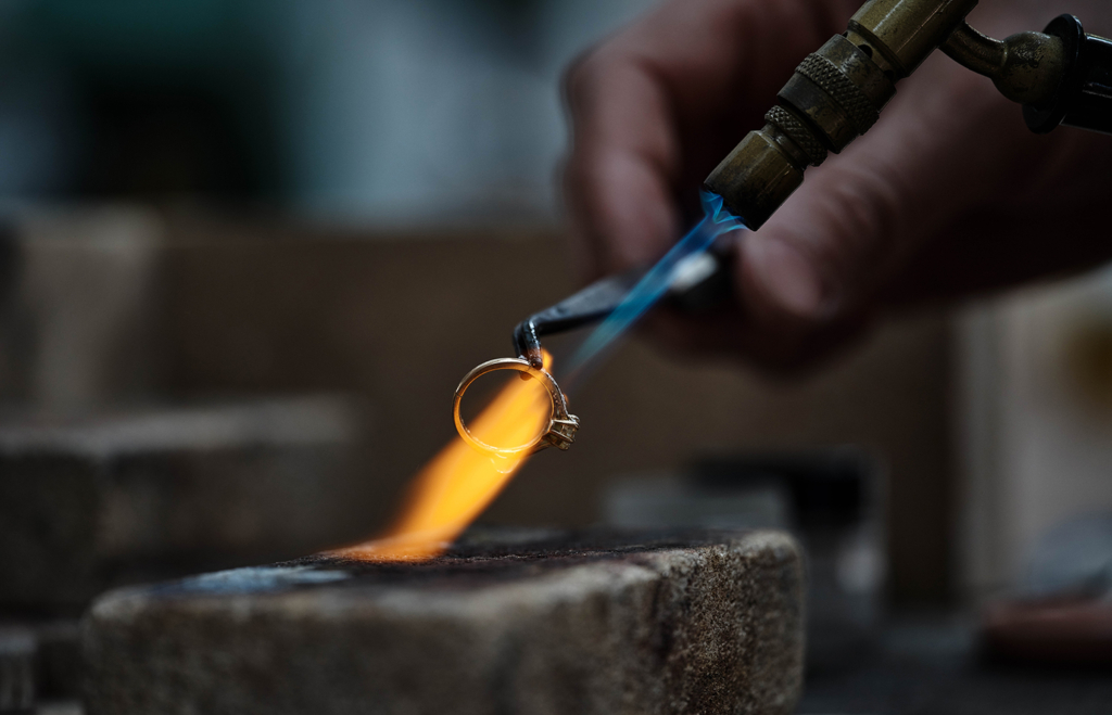 Le Sur-mesure - KARL MAZLO